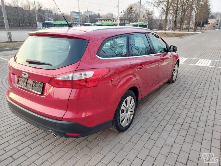 Sarkans Ford Focus 2012 Kauņa, ar dzinēja tilpumu 2.00 L un nobraukumu 268 tūkst. km par 3650 €, foto 9 vietnē AUTOMOTO.COM.LV