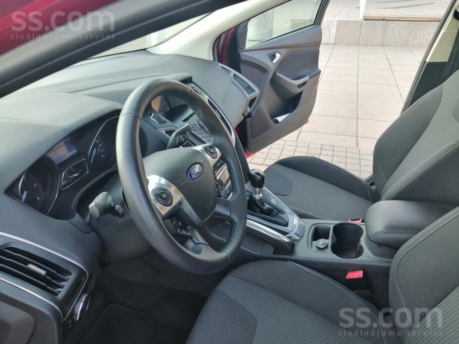 Sarkans Ford Focus 2012 Rīga, ar dzinēja tilpumu 1.60 L un nobraukumu 75 tūkst. km par 4990 €, foto 12 vietnē AUTOMOTO.COM.LV
