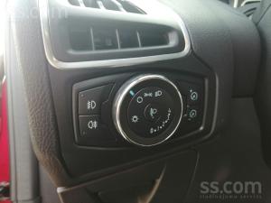 Sarkans Ford Focus 2012 Rīga, ar dzinēja tilpumu 1.60 L un nobraukumu 75 tūkst. km par 4990 €, foto 23 vietnē AUTOMOTO.COM.LV