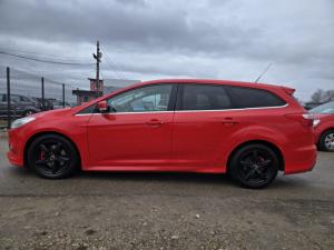 Red Ford Focus 2013 in Riga, with an engine capacity of 2.00 L and mileage of 328 thousand km for 4750 €, photo 4 on AUTOMOTO.COM.LV