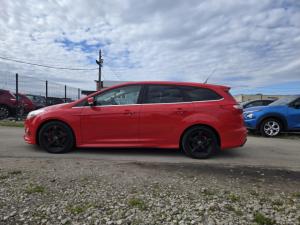 Red Ford Focus 2013 in Riga, with an engine capacity of 2.00 L and mileage of 328 thousand km for 4750 €, photo 5 on AUTOMOTO.COM.LV