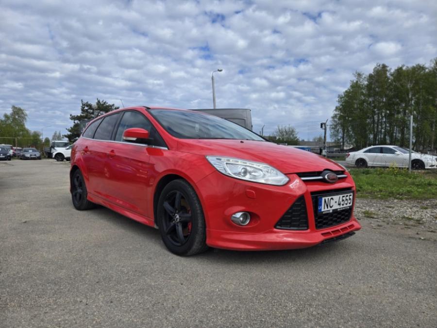 Red Ford Focus 2013 in Riga, with an engine capacity of 2.00 L and mileage of 328 thousand km for 4750 €, photo 23 on AUTOMOTO.COM.LV