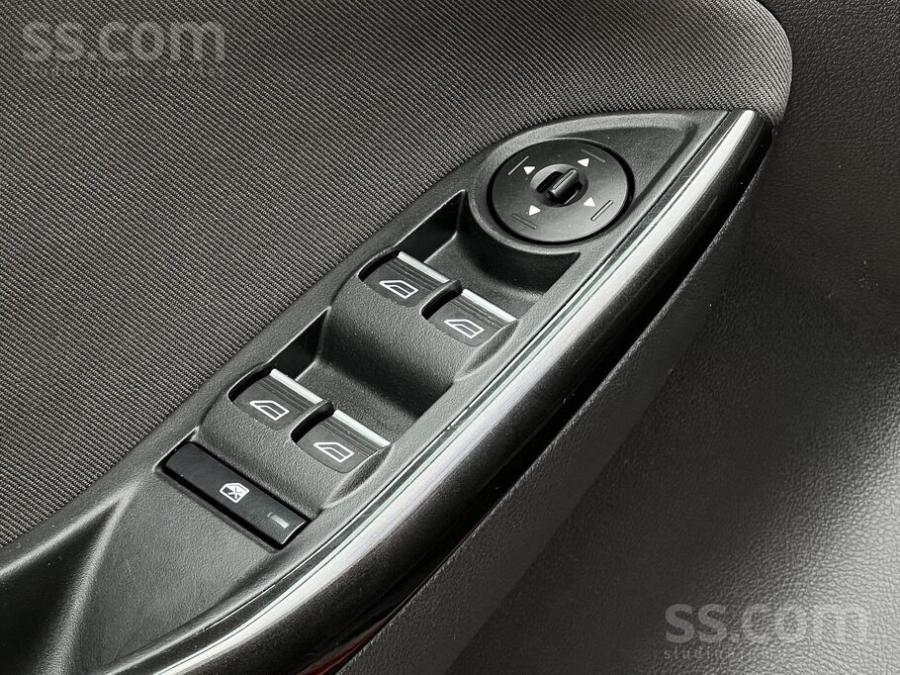 Red Ford Focus 2015 in Rezekne, with an engine capacity of 1.00 L and mileage of 217 thousand km for 5150 €, photo 20 on AUTOMOTO.COM.LV