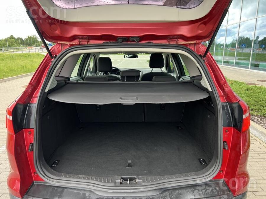 Red Ford Focus 2015 in Rezekne, with an engine capacity of 1.00 L and mileage of 217 thousand km for 5150 €, photo 23 on AUTOMOTO.COM.LV