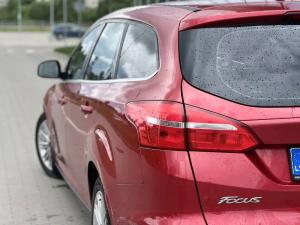 Sarkans Ford Focus 2015 Rēzekne, ar dzinēja tilpumu 1.00 L un nobraukumu 217 tūkst. km par 5150 €, foto 10 vietnē AUTOMOTO.COM.LV