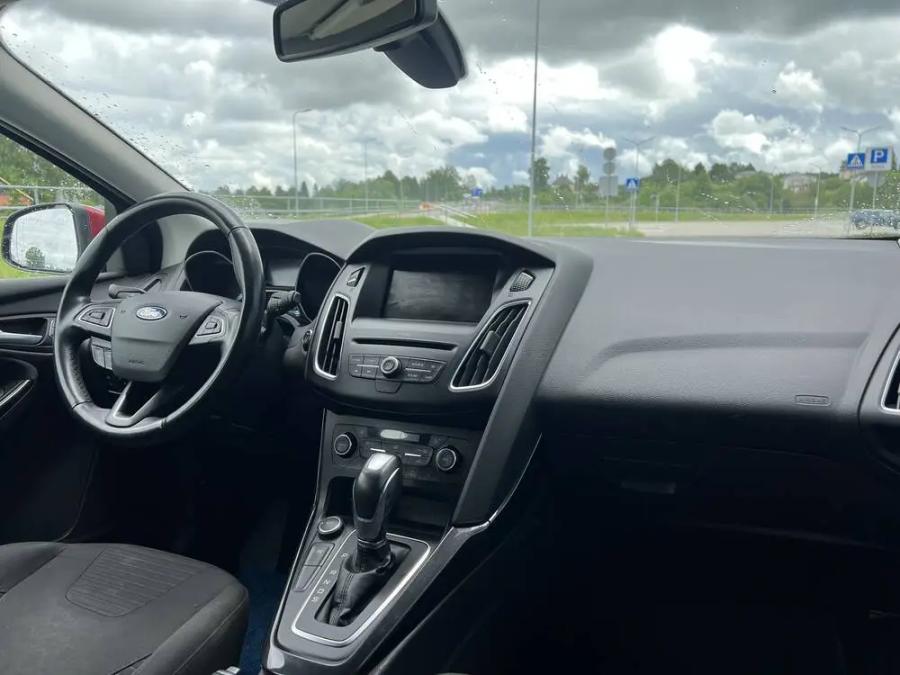 Sarkans Ford Focus 2015 Rēzekne, ar dzinēja tilpumu 1.00 L un nobraukumu 217 tūkst. km par 5150 €, foto 12 vietnē AUTOMOTO.COM.LV