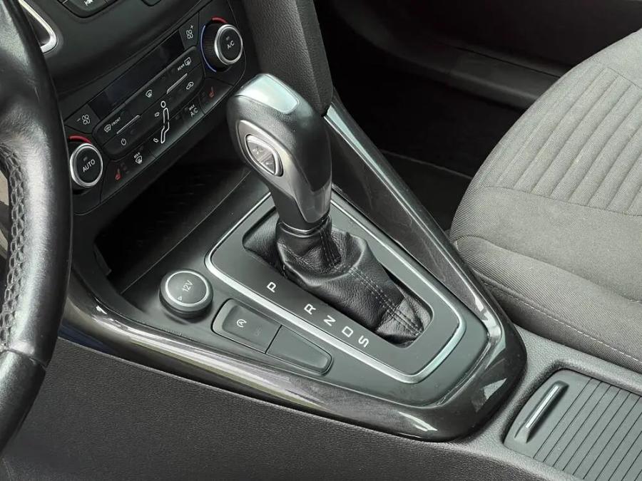 Sarkans Ford Focus 2015 Rēzekne, ar dzinēja tilpumu 1.00 L un nobraukumu 217 tūkst. km par 5150 €, foto 15 vietnē AUTOMOTO.COM.LV