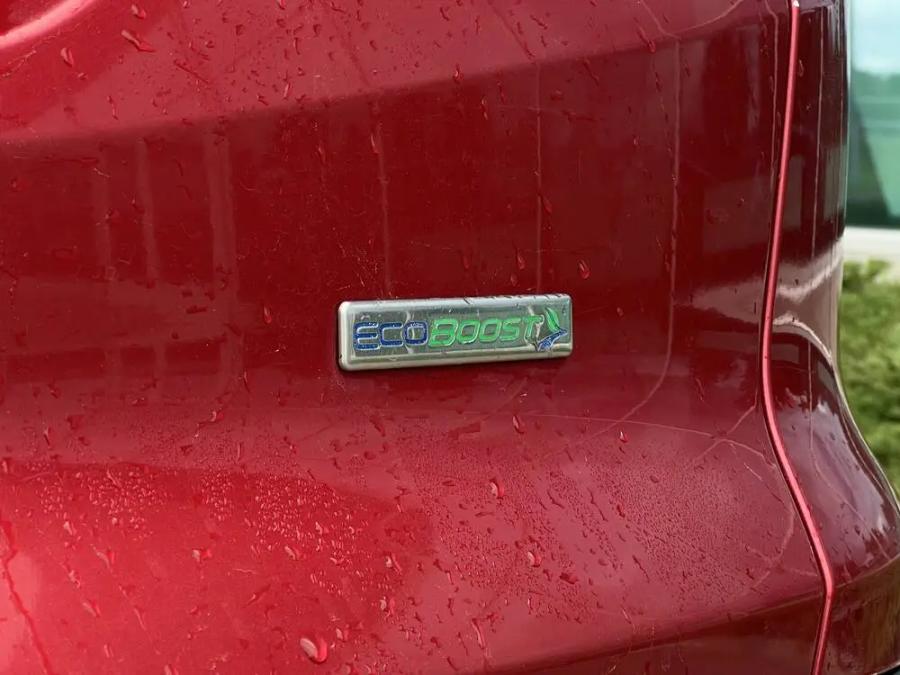 Sarkans Ford Focus 2015 Rēzekne, ar dzinēja tilpumu 1.00 L un nobraukumu 217 tūkst. km par 5150 €, foto 24 vietnē AUTOMOTO.COM.LV