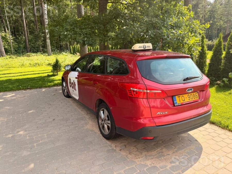 Sarkans Ford Focus 2015 Rīga, ar dzinēja tilpumu 1.50 L un nobraukumu 317 tūkst. km par 3500 €, foto 1 vietnē AUTOMOTO.COM.LV