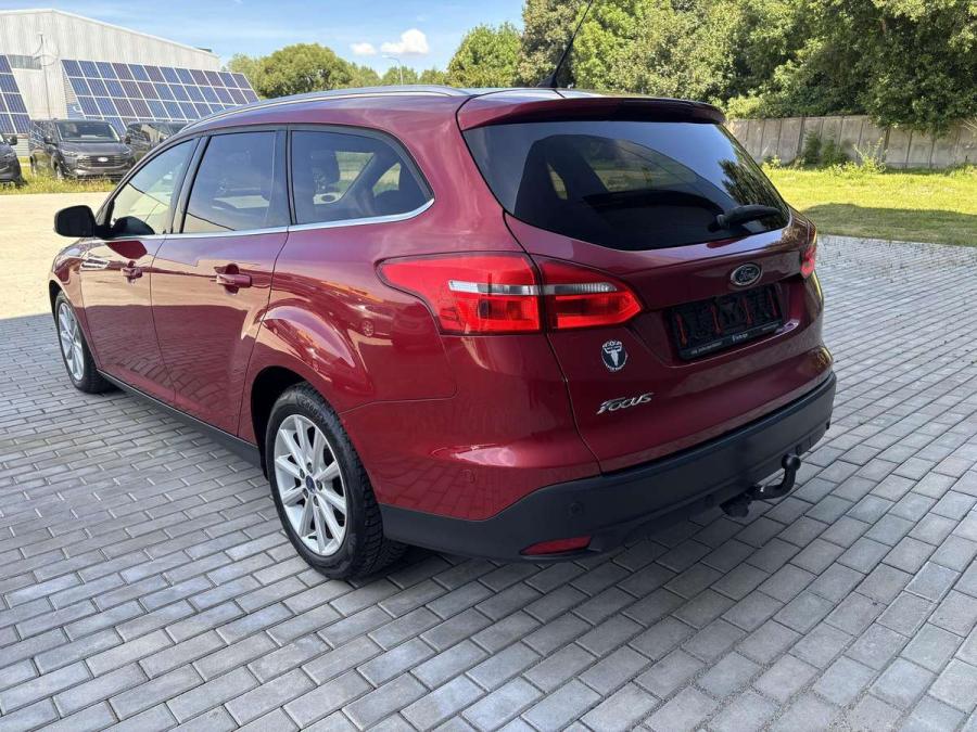 Red Ford Focus 2015 in Klaipeda, with an engine capacity of 1.50 L and mileage of 214 thousand km for 5500 €, photo 6 on AUTOMOTO.COM.LV