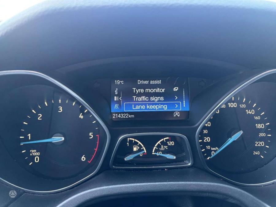 Red Ford Focus 2015 in Klaipeda, with an engine capacity of 1.50 L and mileage of 214 thousand km for 5500 €, photo 12 on AUTOMOTO.COM.LV