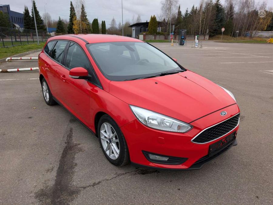 Red Ford Focus 2016 in Kaunas, with an engine capacity of 1.00 L and mileage of 172 thousand km for 4550 €, photo 1 on AUTOMOTO.COM.LV