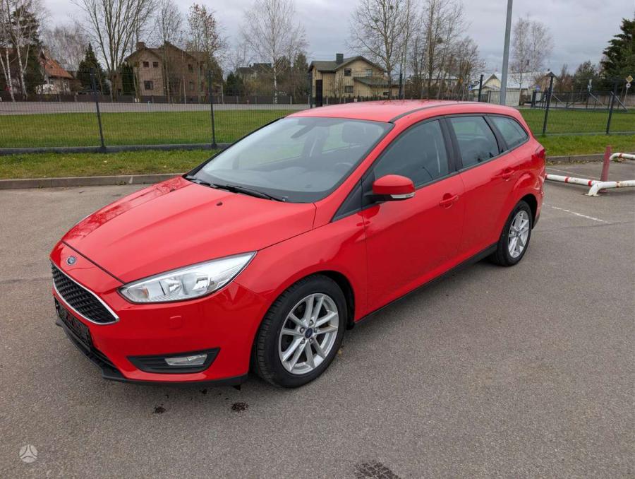 Red Ford Focus 2016 in Kaunas, with an engine capacity of 1.00 L and mileage of 172 thousand km for 4550 €, photo 9 on AUTOMOTO.COM.LV