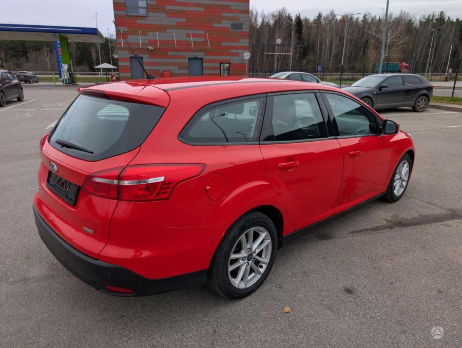 Red Ford Focus 2016 in Kaunas, with an engine capacity of 1.00 L and mileage of 172 thousand km for 4550 €, photo 11 on AUTOMOTO.COM.LV