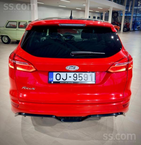 Sarkans Ford Focus 2016 Dobele, ar dzinēja tilpumu 1.00 L un nobraukumu 151 tūkst. km par 5800 €, foto 4 vietnē AUTOMOTO.COM.LV