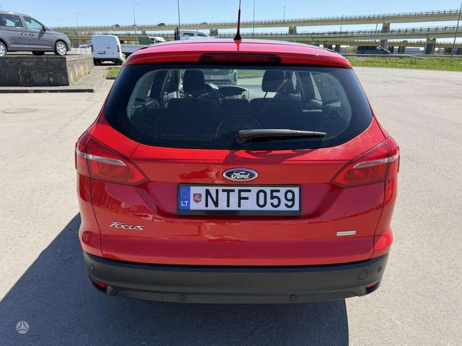 Red Ford Focus 2016 in Klaipeda, with an engine capacity of 1.00 L and mileage of 173 thousand km for 5000 €, photo 33 on AUTOMOTO.COM.LV