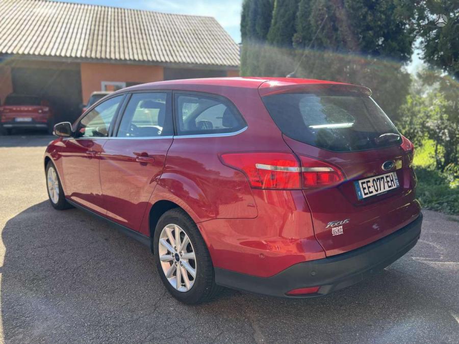 Red Ford Focus 2016 in Taurage, with an engine capacity of 1.50 L and mileage of 240 thousand km for 4650 €, photo 5 on AUTOMOTO.COM.LV