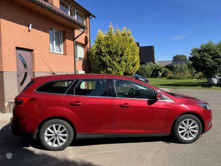 Red Ford Focus 2016 in Taurage, with an engine capacity of 1.50 L and mileage of 240 thousand km for 4650 €, photo 8 on AUTOMOTO.COM.LV