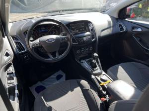 Red Ford Focus 2016 in Taurage, with an engine capacity of 1.50 L and mileage of 240 thousand km for 4650 €, photo 15 on AUTOMOTO.COM.LV