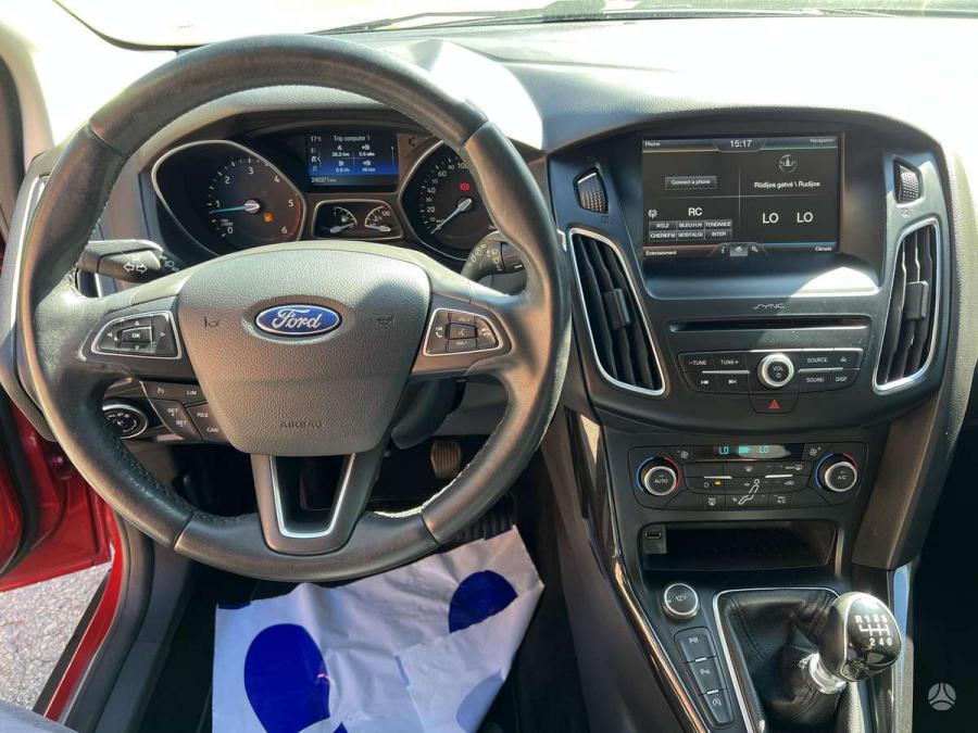 Red Ford Focus 2016 in Taurage, with an engine capacity of 1.50 L and mileage of 240 thousand km for 4650 €, photo 17 on AUTOMOTO.COM.LV