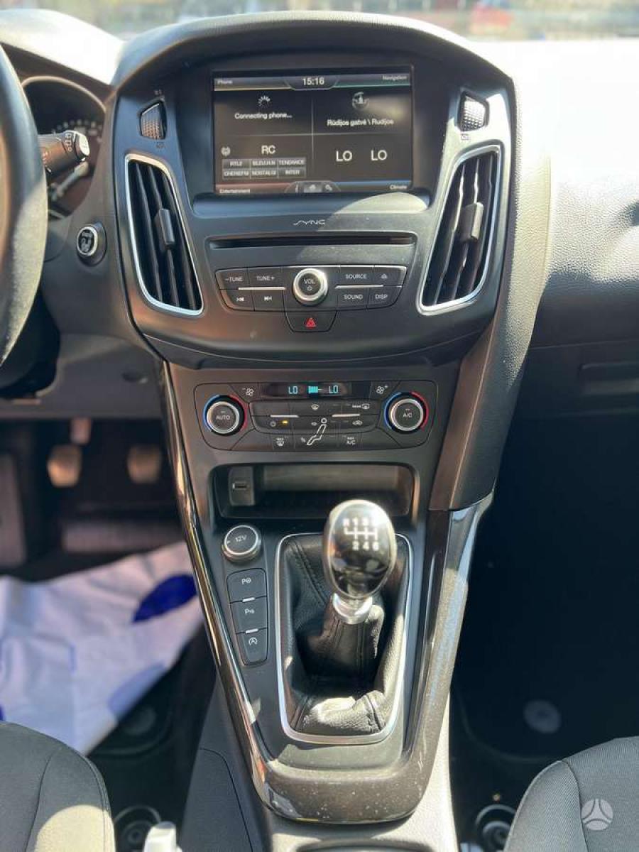 Red Ford Focus 2016 in Taurage, with an engine capacity of 1.50 L and mileage of 240 thousand km for 4650 €, photo 18 on AUTOMOTO.COM.LV