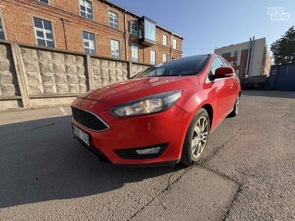 Red Ford Focus 2017 in Kaunas, with an engine capacity of 1.00 L and mileage of 235 thousand km for 3900 €, photo 6 on AUTOMOTO.COM.LV