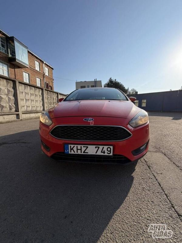 Red Ford Focus 2017 in Kaunas, with an engine capacity of 1.00 L and mileage of 235 thousand km for 3900 €, photo 9 on AUTOMOTO.COM.LV