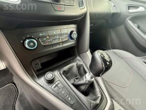 Red Ford Focus 2017 in Riga, with an engine capacity of 1.50 L and mileage of 0 thousand km for 6990 €, photo 16 on AUTOMOTO.COM.LV