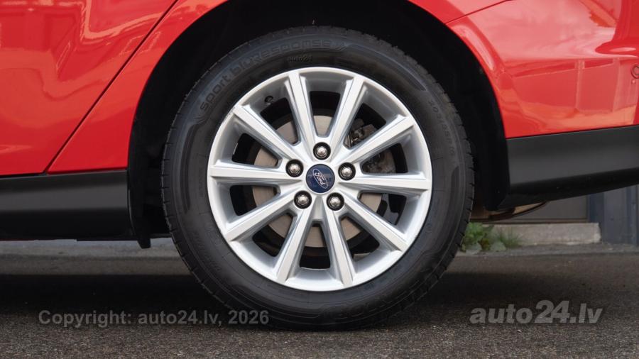 Red Ford Focus 2018 in Tallinn, with an engine capacity of 1.50 L and mileage of 149 thousand km for 8900 €, photo 9 on AUTOMOTO.COM.LV