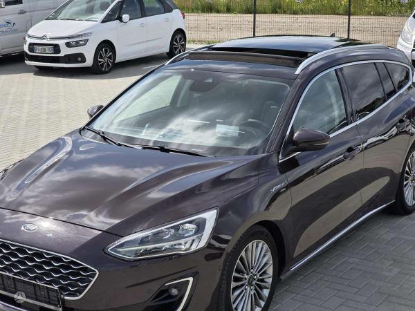 Sarkans Ford Focus 2019 Tauragė, ar dzinēja tilpumu 1.50 L un nobraukumu 212 tūkst. km par 9300 €, foto 1 vietnē AUTOMOTO.COM.LV