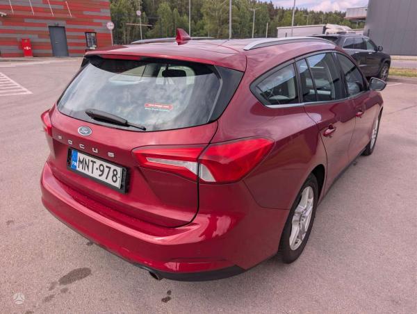 Red Ford Focus 2019 in Kaunas, with an engine capacity of 1.00 L and mileage of 289 thousand km for 6700 €, photo 9 on AUTOMOTO.COM.LV
