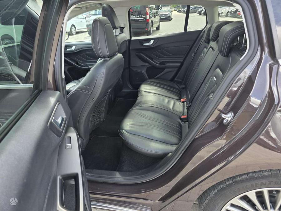 Sarkans Ford Focus 2019 Tauragė, ar dzinēja tilpumu 1.50 L un nobraukumu 210 tūkst. km par 7900 €, foto 26 vietnē AUTOMOTO.COM.LV