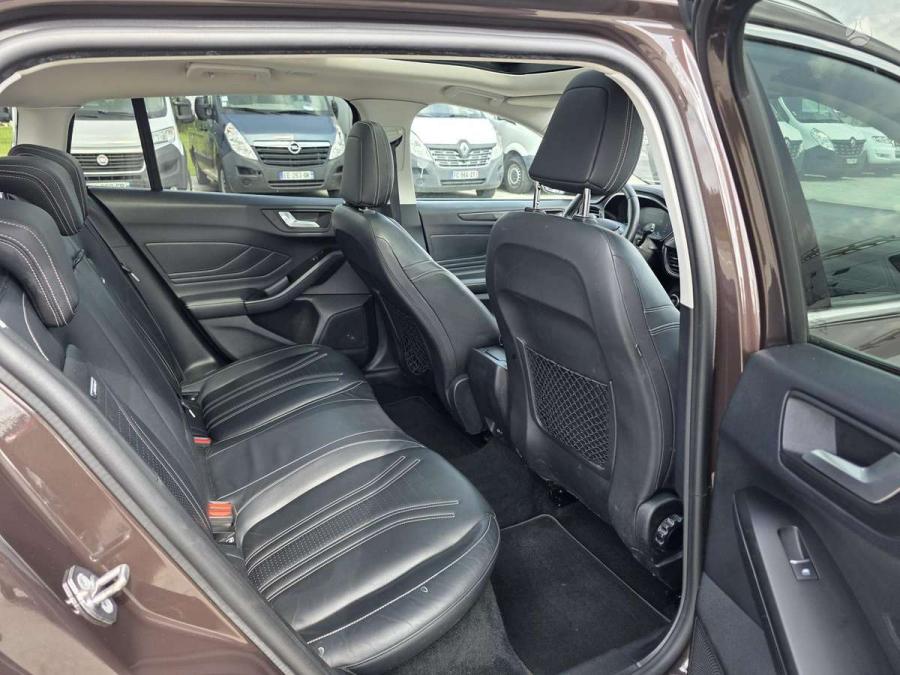 Sarkans Ford Focus 2019 Tauragė, ar dzinēja tilpumu 1.50 L un nobraukumu 210 tūkst. km par 7900 €, foto 27 vietnē AUTOMOTO.COM.LV