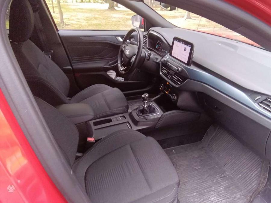 Sarkans Ford Focus 2019 Panevēža, ar dzinēja tilpumu 1.00 L un nobraukumu 57 tūkst. km par 10700 €, foto 12 vietnē AUTOMOTO.COM.LV