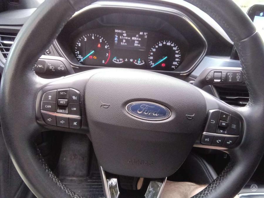Sarkans Ford Focus 2019 Panevēža, ar dzinēja tilpumu 1.00 L un nobraukumu 57 tūkst. km par 10700 €, foto 18 vietnē AUTOMOTO.COM.LV