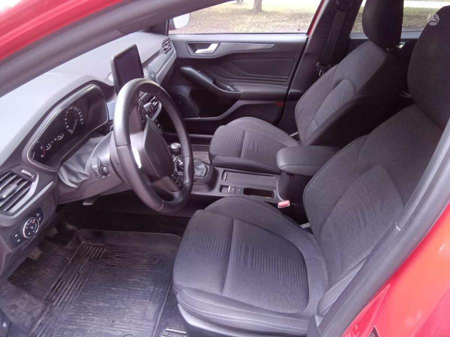 Sarkans Ford Focus 2019 Panevēža, ar dzinēja tilpumu 1.00 L un nobraukumu 57 tūkst. km par 10700 €, foto 19 vietnē AUTOMOTO.COM.LV