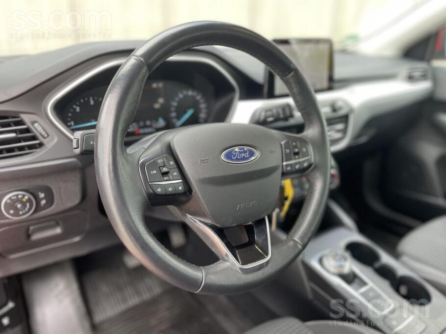 Sarkans Ford Focus 2020 Rīga, ar dzinēja tilpumu 1.50 L un nobraukumu 181 tūkst. km par 8490 €, foto 21 vietnē AUTOMOTO.COM.LV