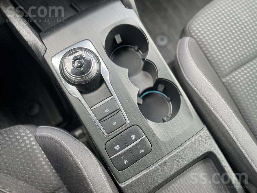 Sarkans Ford Focus 2020 Rīga, ar dzinēja tilpumu 1.50 L un nobraukumu 181 tūkst. km par 8490 €, foto 27 vietnē AUTOMOTO.COM.LV