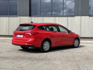 Red Ford Focus 2020 in Riga, with an engine capacity of 1.50 L and mileage of 181 thousand km for 11499 €, photo 5 on AUTOMOTO.COM.LV