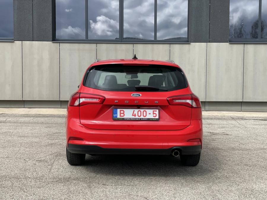 Red Ford Focus 2020 in Riga, with an engine capacity of 1.50 L and mileage of 181 thousand km for 11499 €, photo 6 on AUTOMOTO.COM.LV