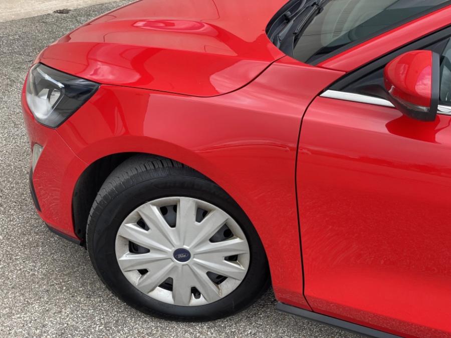 Red Ford Focus 2020 in Riga, with an engine capacity of 1.50 L and mileage of 181 thousand km for 11499 €, photo 9 on AUTOMOTO.COM.LV