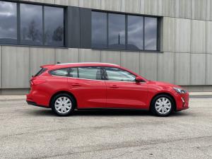 Red Ford Focus 2020 in Riga, with an engine capacity of 1.50 L and mileage of 181 thousand km for 11499 €, photo 10 on AUTOMOTO.COM.LV