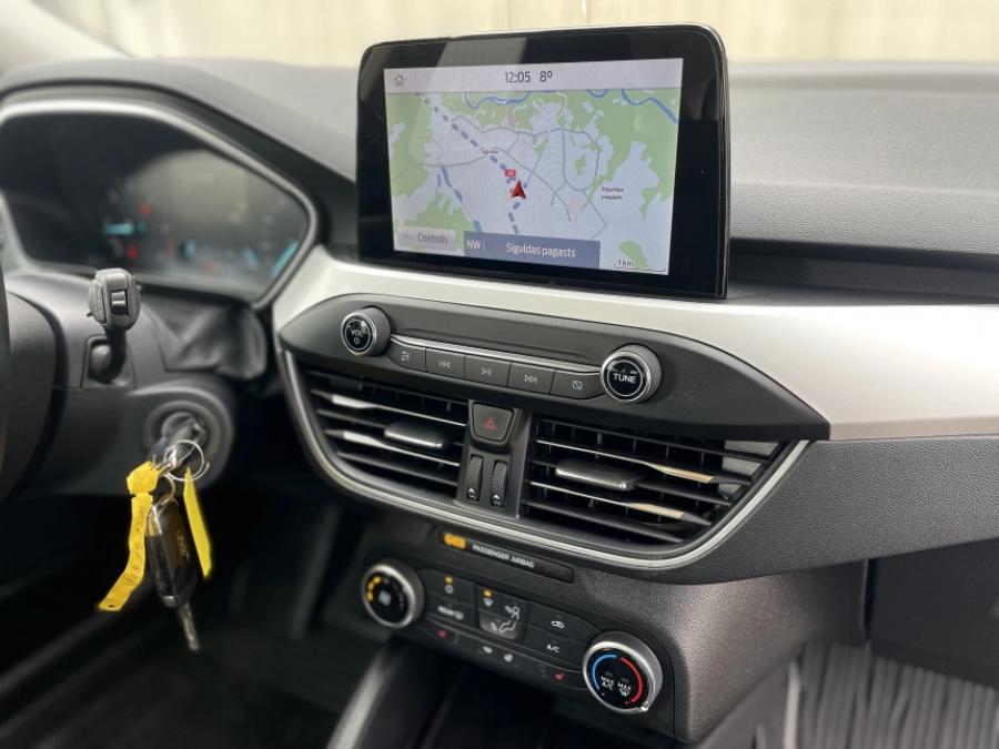 Red Ford Focus 2020 in Riga, with an engine capacity of 1.50 L and mileage of 181 thousand km for 11499 €, photo 16 on AUTOMOTO.COM.LV