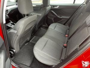 Red Ford Focus 2020 in Riga, with an engine capacity of 1.50 L and mileage of 181 thousand km for 11499 €, photo 20 on AUTOMOTO.COM.LV