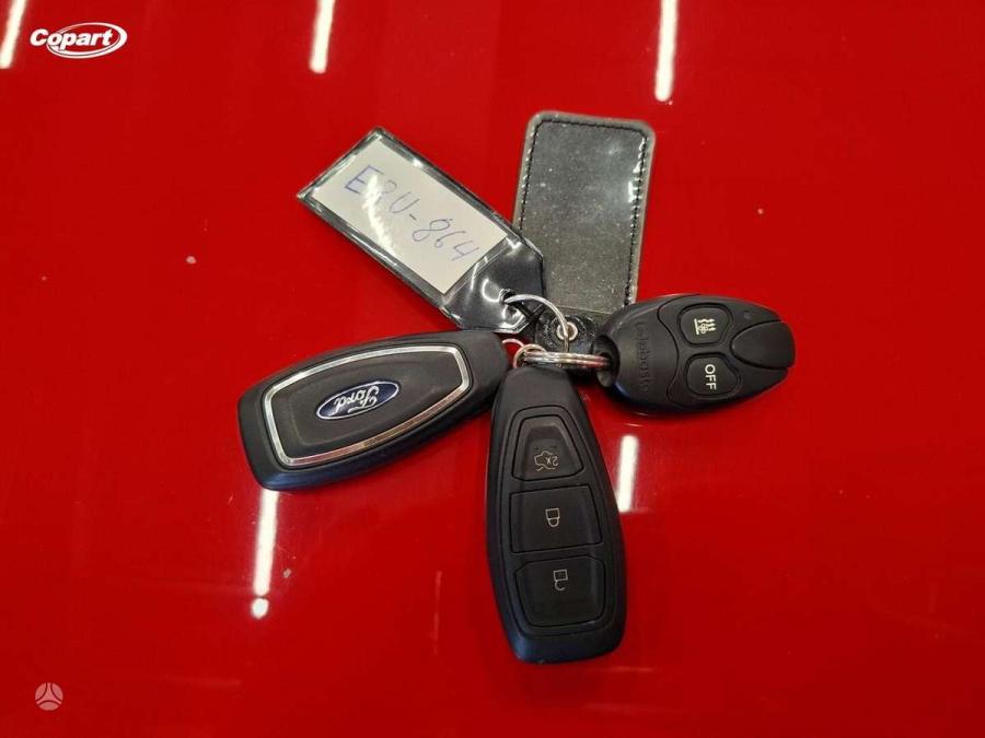 Red Ford Focus 2020 in Siauliai, with an engine capacity of 1.50 L and mileage of 172 thousand km for 9500 €, photo 18 on AUTOMOTO.COM.LV