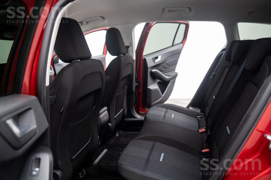 Sarkans Ford Focus 2023 Rīga, ar dzinēja tilpumu 1.00 L un nobraukumu 155 tūkst. km par 13999 €, foto 9 vietnē AUTOMOTO.COM.LV