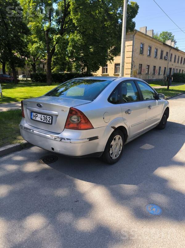 Ford Focus 2005 Rīga, ar dzinēja tilpumu 1.60 L un nobraukumu 178 tūkst. km par 400 €, foto 5 vietnē AUTOMOTO.COM.LV