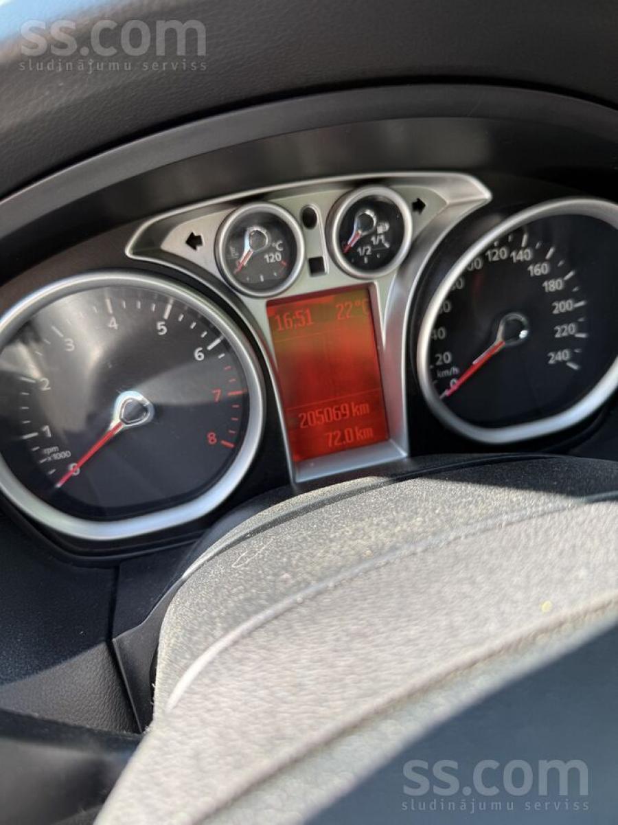 Ford Focus 2008 in Riga, with an engine capacity of 1.60 L and mileage of 205 thousand km for 2300 €, photo 9 on AUTOMOTO.COM.LV