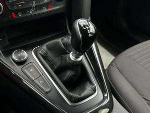 Ford Focus 2016 Jelgava, ar dzinēja tilpumu 1.50 L un nobraukumu 302 tūkst. km par 4750 €, foto 26 vietnē AUTOMOTO.COM.LV