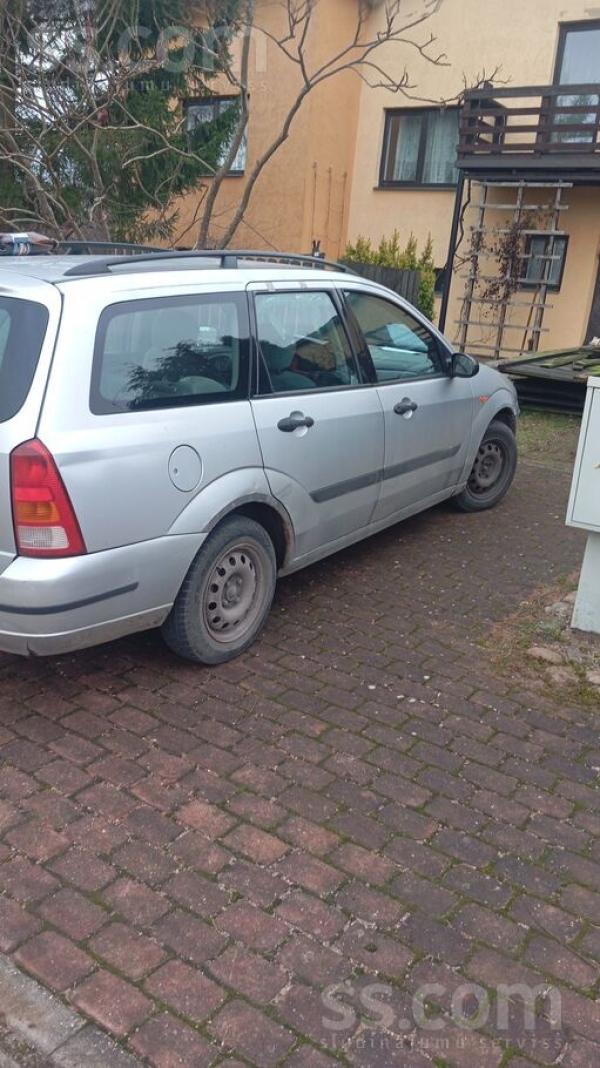 Ford Focus 1999 in Ventspils, with an engine capacity of 1.60 L and mileage of 291 thousand km for 850 €, photo 3 on AUTOMOTO.COM.LV